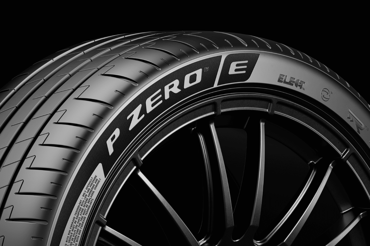 Pirelli P Zero E "Tyre of the Year 2023" | DekkTeam